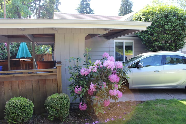 Pet Friendly House Blocks From Uo For 2 To 6 Guest - Eugene, OR