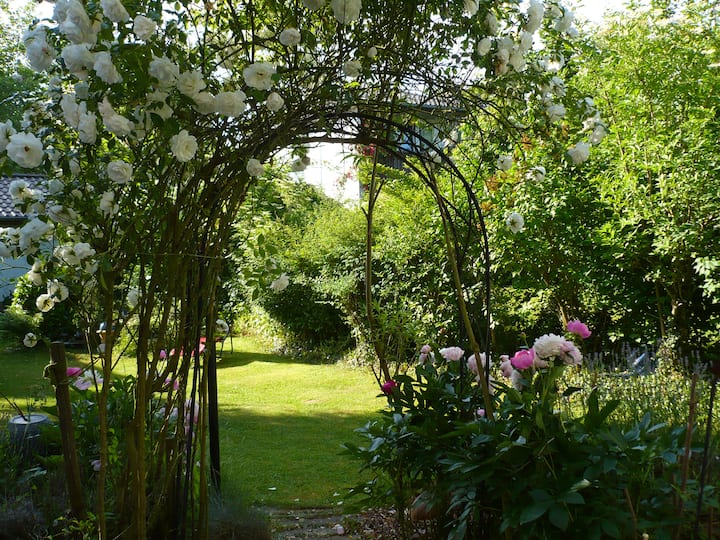 Sunny, Spacious Room For 2 With A Balcony - Kassel