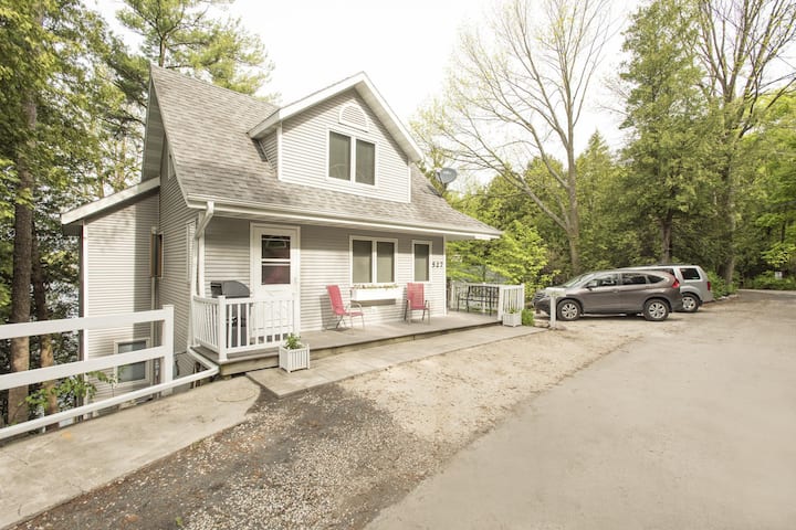 5 Br 2 B Cottage On Elkhart Lake- One Mile To Town - Elkhart Lake, WI