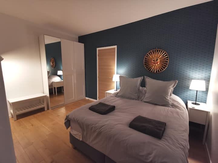 Très Joli Appartement De 60m2, Très Bien Desservi. - Paris