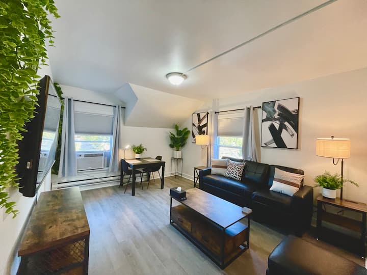 Top Flor - Near Manito Park - Downtown - Hospitals - Spokane, WA