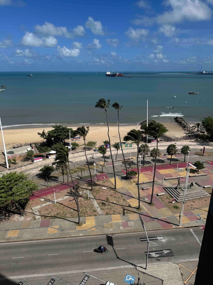 Apto Mobiliado Em Frente Ao Calçadão Da Beira Mar - Fortaleza