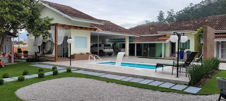 Casa De Campo Com Lareira Externa, Banheira Suite - Brusque