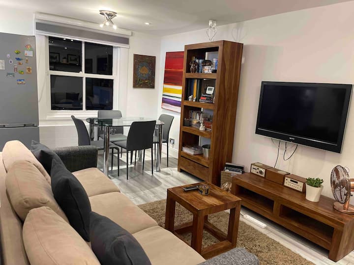 Super Cute And Cozy 1 Bedroom Flat With Garden - London