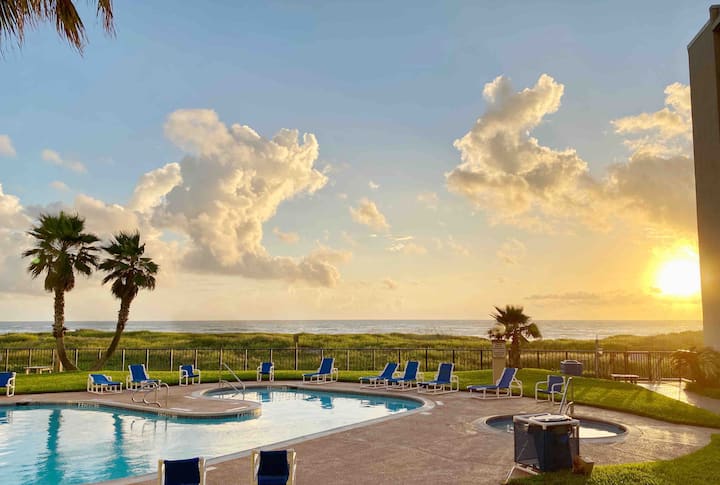 Beautiful Beachfront 4br/4ba - Ground Floor Unit! - South Padre Island