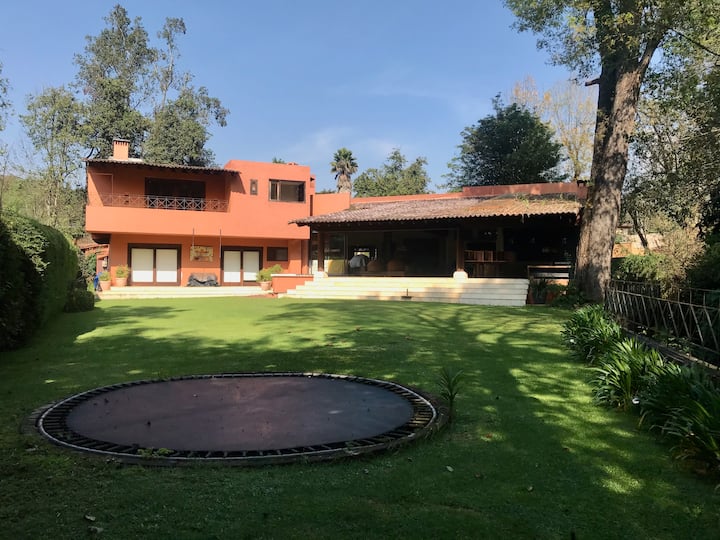 Beautiful House Inside Club De Golf Avandaro - Valle de Bravo