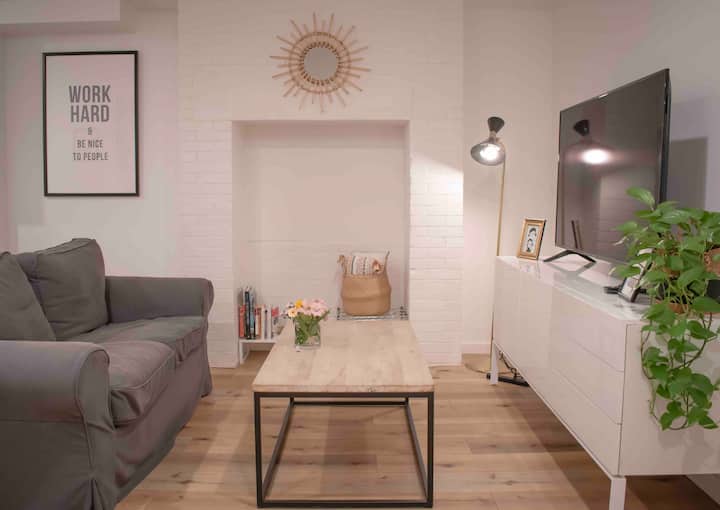 2br Brownstone
By Nyc Free Parking & Privateentry - Jersey City