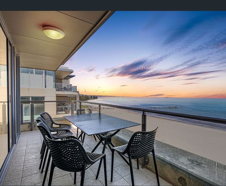 Glenelg Beachfront Apartment 707 - Glenelg