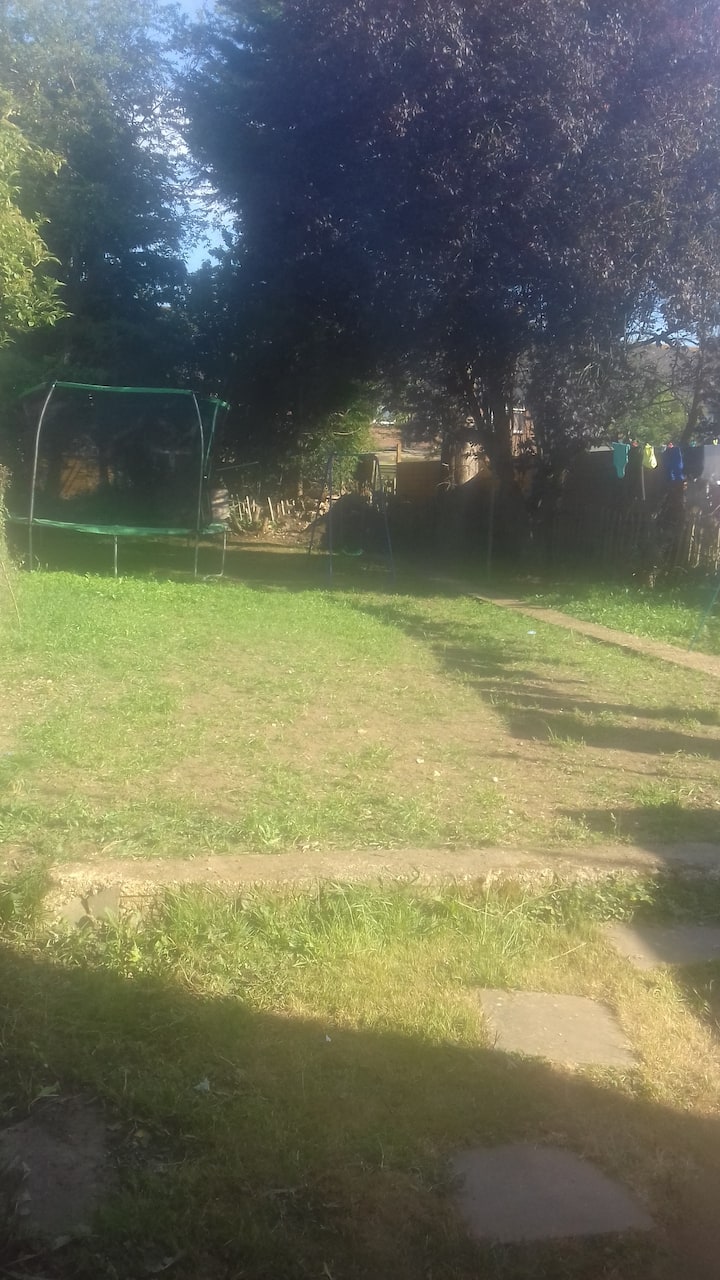 Very Close To Town Centre And Luton Airport & Park - Luton