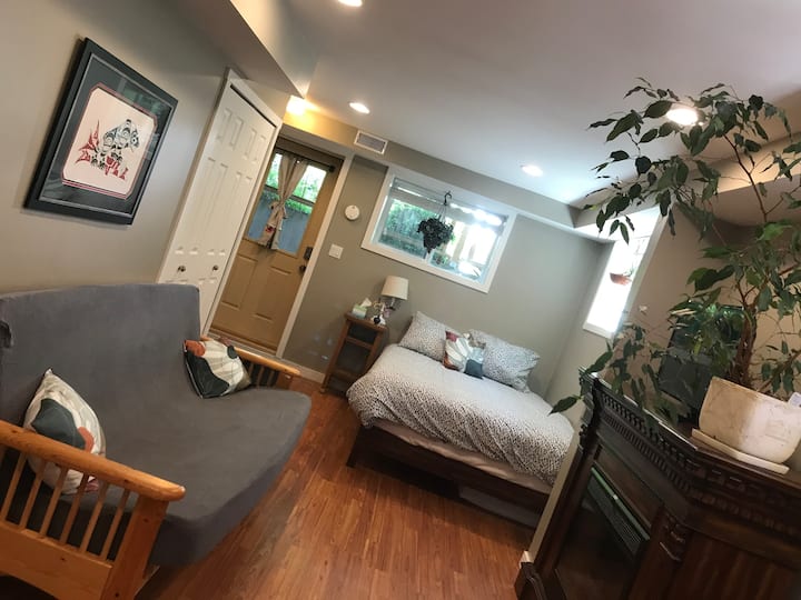 Varsity Creek (College Heights) Bachelor Suite - Prince George