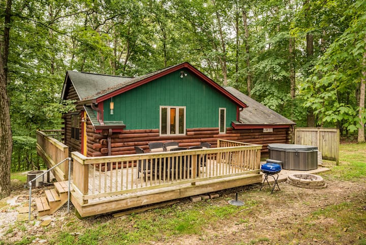 A Sunset Getaway Log Cabin - Nashville, IN