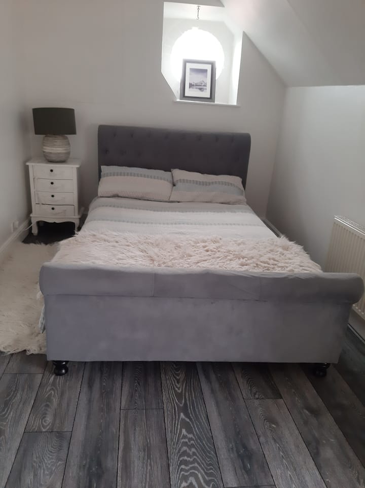 3 Tier House With 2 Rooms  In A Family Home - Westgate-on-Sea