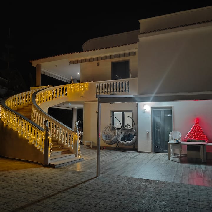 Piccolo Angolo Di Paradiso In Villa - Taranto