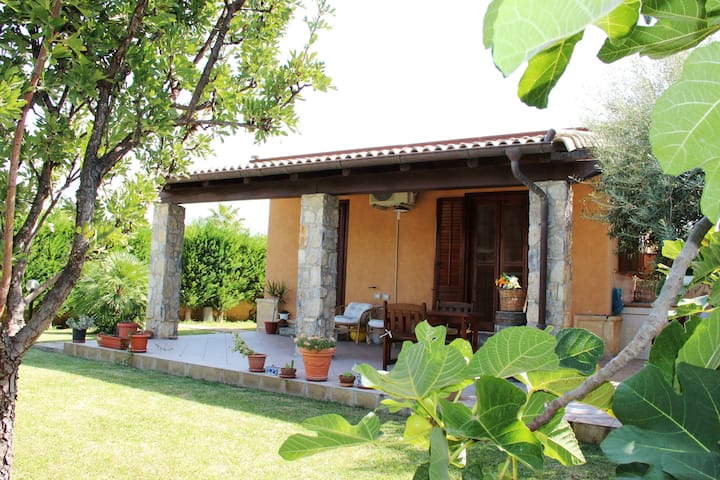 Villa Near Cefalù, Private Beach Access - Campofelice di Roccella