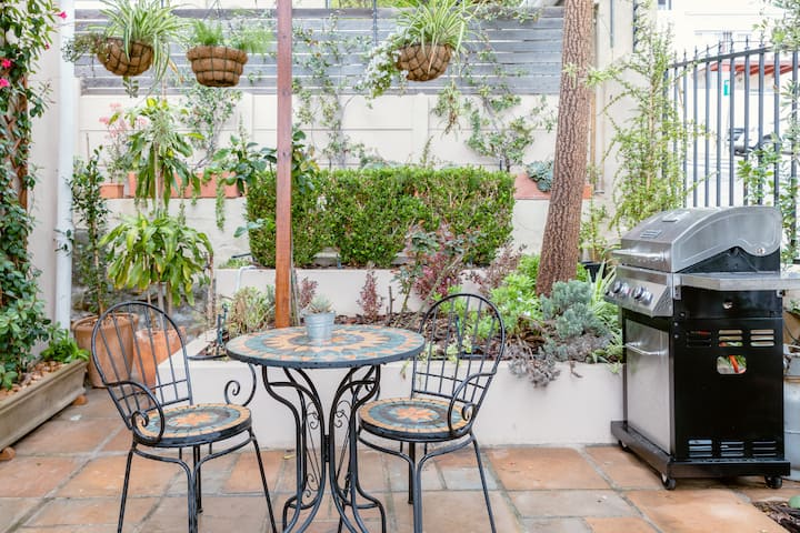 Sea Point Studio Retreat - Camps Bay