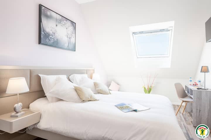 Chambre Charme Avec Vue Piscine/jardin - Beauvais