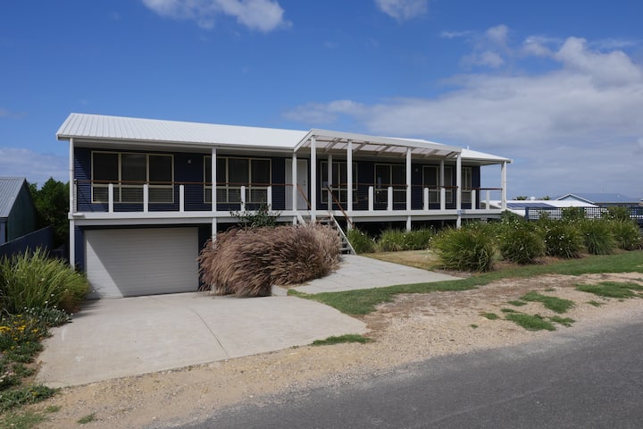 Sun, Surf, Sand And Sea Breeze - Middleton