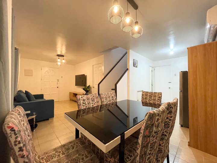 Cozy And Elegant 2-storey House - Panglao