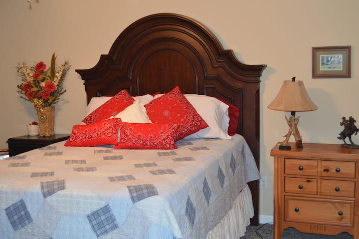 Goose Hill Downs Bed & Breakfast - Berea, KY