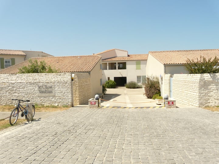 Meublé Agréable Avec Garage Au Cœur De St Martin - La Couarde-sur-Mer