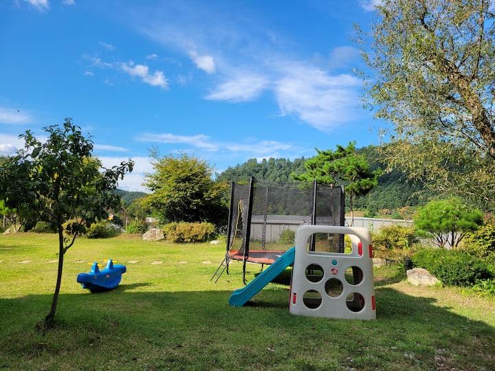 *해바라기하우스*잠실40분.오직한팀.독채.트램폴린.모래놀이터. 양떼목장5분 더스테이15분 - Gwangju