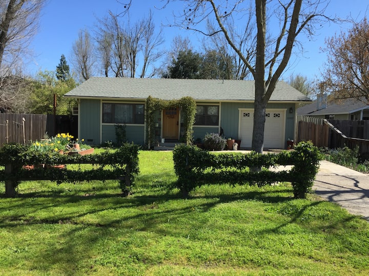 Holly House In Santa Margarita - Santa Margarita, CA