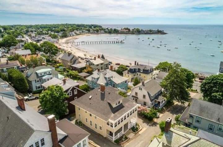 Large Apartment Steps To The Ocean - Kings Beach, MA