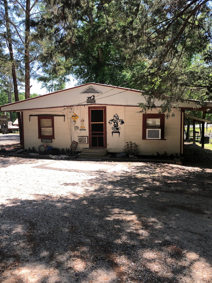 The Caboose - Vernon Lake, LA