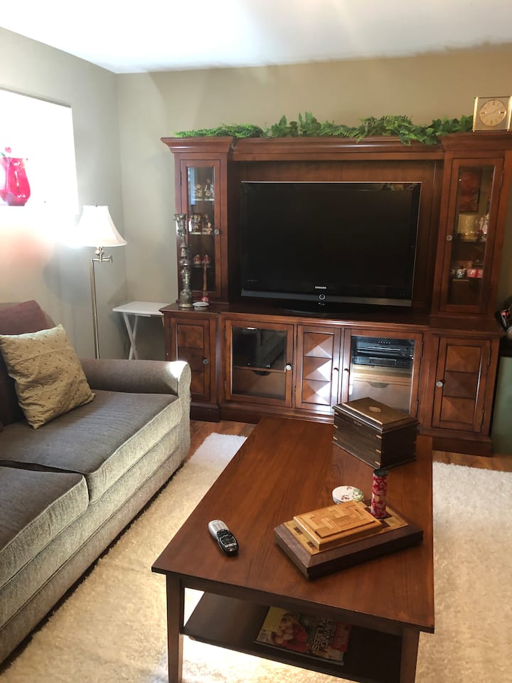 Comfortable Country Room With King Size Bed. - Montana