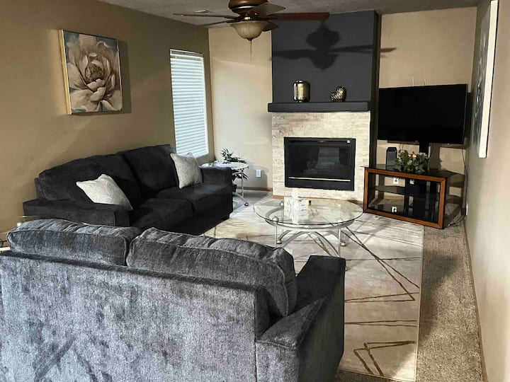 7pines Retreat - Bennington, NE