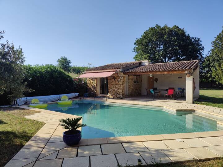 Maisonnette Climatisée 1 Pièce -Calme - Piscine - Pierrelatte