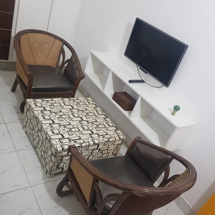 Hospitable Host With Deep Insight Of Karachi - Karachi