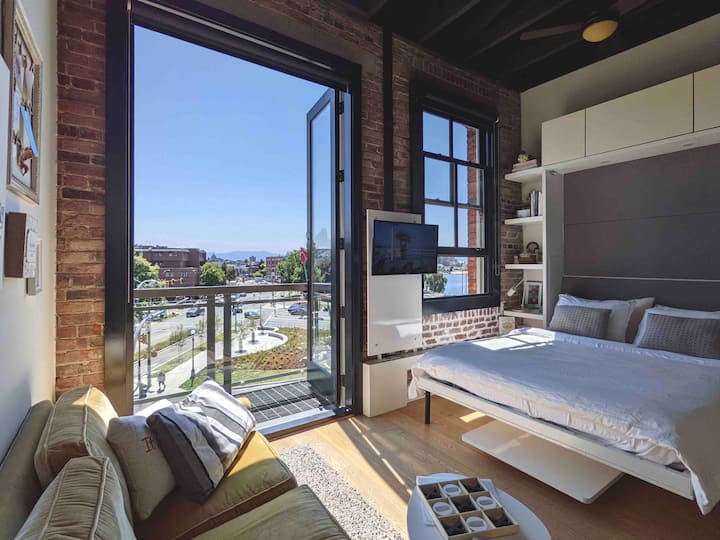 Tinyspace+ Heritage Hotel In Dt Victoria - Vancouver Island
