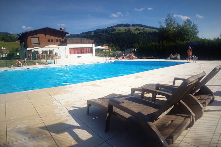 Studio Avec Tennis Et Piscine Nd De Bellecombe - La Giettaz