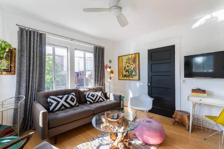 Detached 1920's Bungalow In The Heart Of Los Feliz - Hollywood, CA