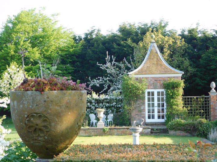 Manor Farm Cottage -5 Miles From Peckforton Castle - Peckforton Castle