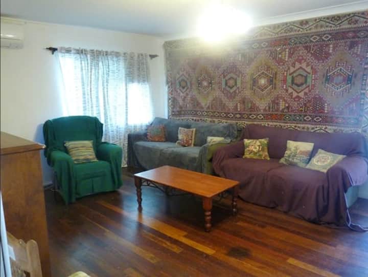 Historical Movie Theatre (5 Minutes - Uq Campus) - Gatton