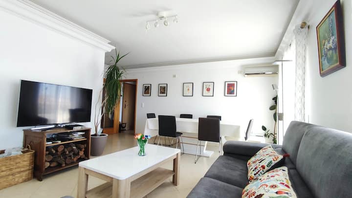 Spacious, Modern 3 Br Apartment In Feijo, Almada - Amora