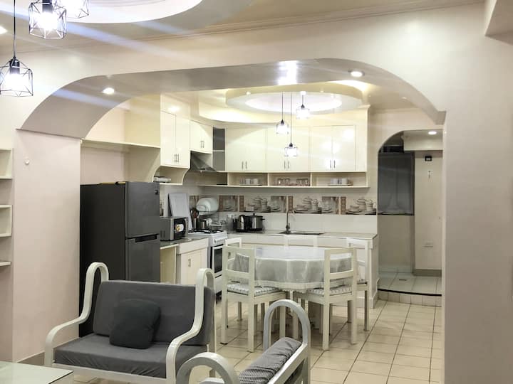 Ela Athena 2br, 2t&b, Free Parking W/ Netflix - Baguio