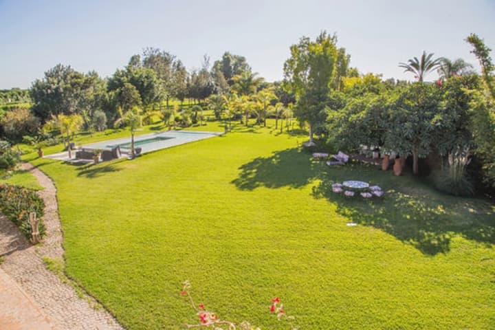 Belle Villa De 12500 M² Avec Piscine De 120m² - Bouskoura