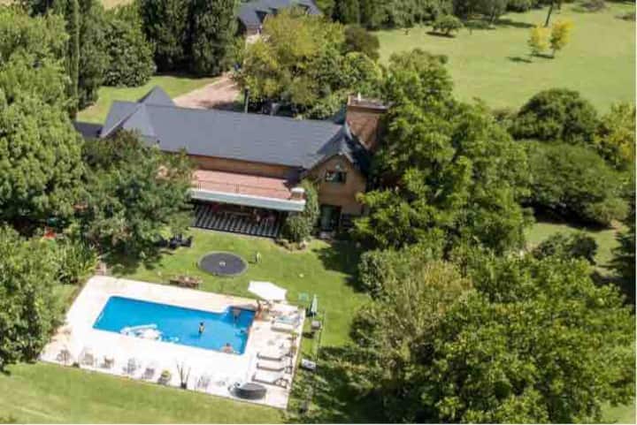Casa De Campo Para 16 Personas, 60km De Capital. - Provincia de Buenos Aires