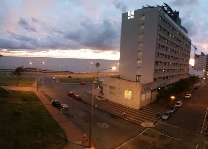 Relájate Frente Al Mar En Montevideo - Uruguay
