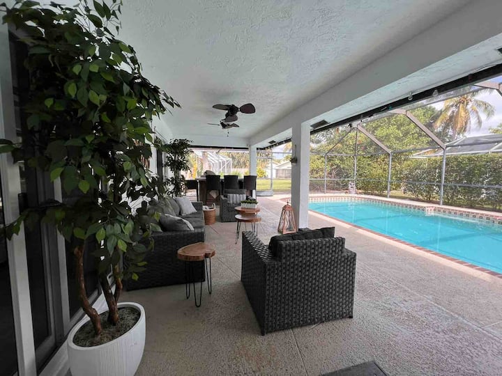 Wellington Super Home , Pool + - Royal Palm Beach, FL