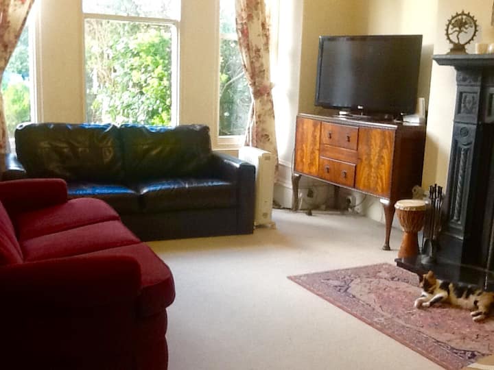 1 Mile Open 2017 3 Big Bedrooms &Lounge - 6 Adults - Southport