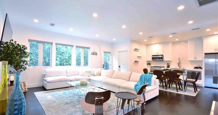 "Casa De Beverly Grove" - West Hollywood, CA