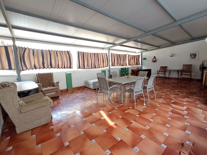 Casa De Grupo Con Terrazas En Centro 4 Dormitorios - Málaga