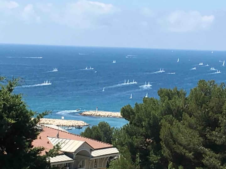 Face à La Marina Des Jo Et Dans Un Domaine Privé - Marseille