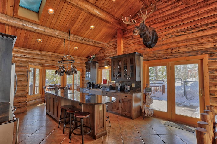 Hot Tub And Views At Black Bear Lodge! - Copper Mountain, CO
