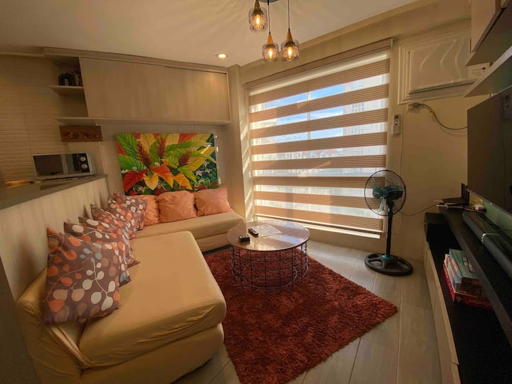 1-bedroom Condo W/ Wi-fi&netflix In Sucat - Las Piñas