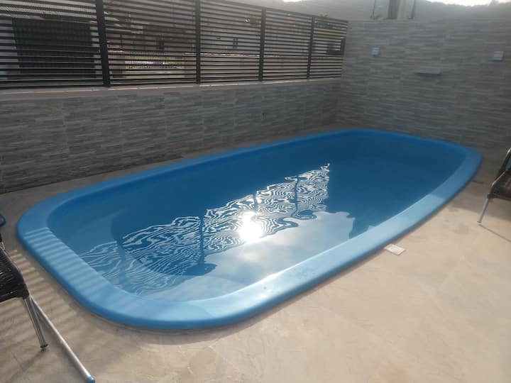 Linda Casa Com Piscina Em Bombinhas - Bombinhas
